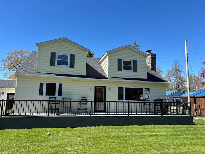 Happy Haven On Iroquois - Angola on the Lake, NY