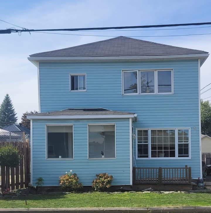 ​Freshly Reno'd Room: Double Bed, Desk & Smart Tv - Hawkesbury