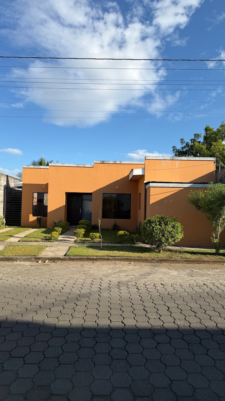 La Casa Naranja - Nicaragua