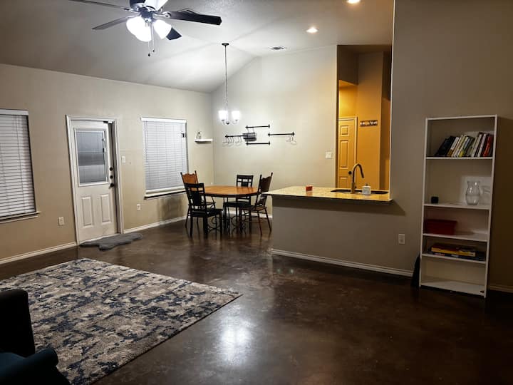 Peaceful Home - Buda, TX