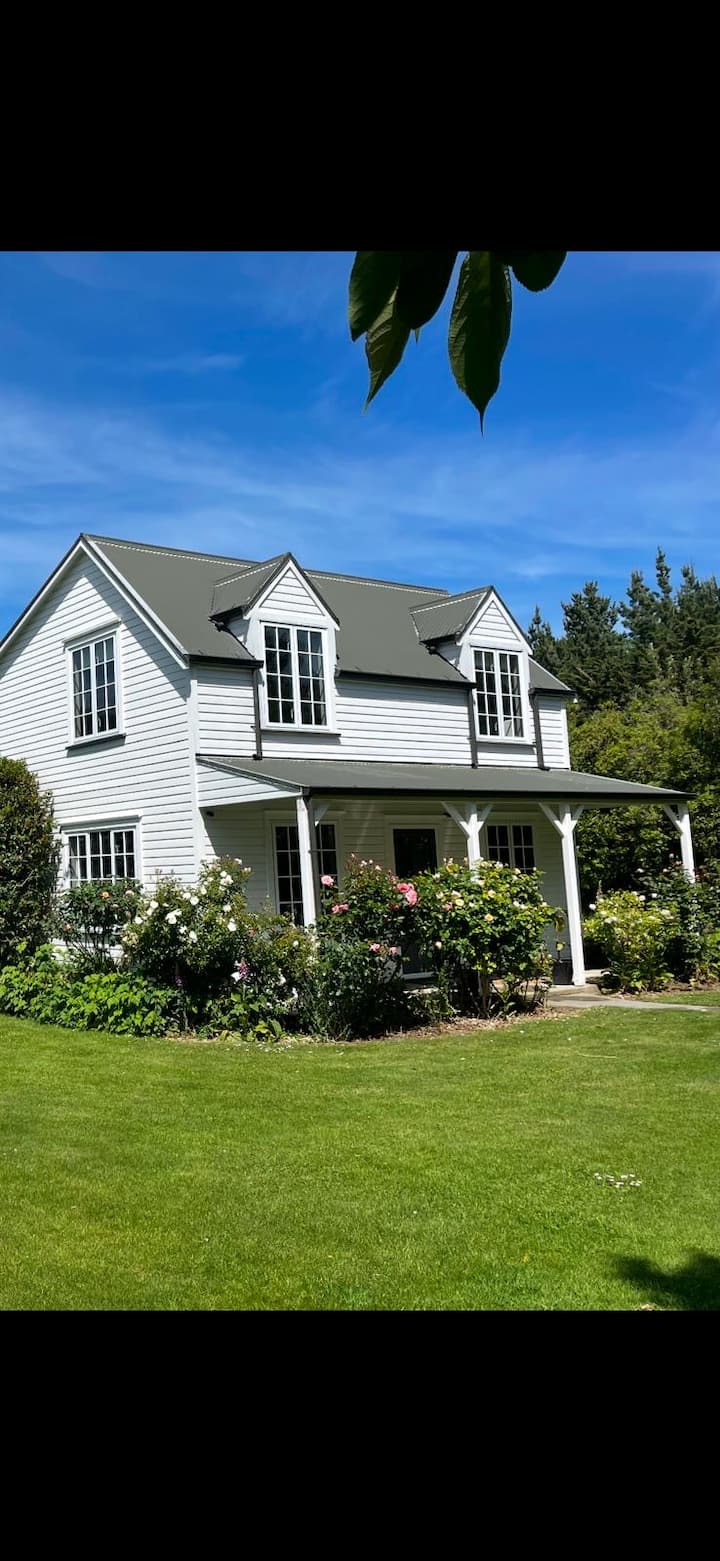 Foxglove Cottage. Surrounded By Nature - Darfield