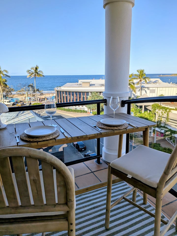 Charming Place For Two At The Beachfront - Mooloolaba