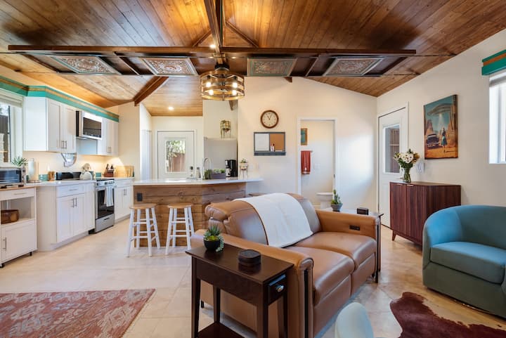 Private Cozy Modern Southwest Casita - Tucson, AZ
