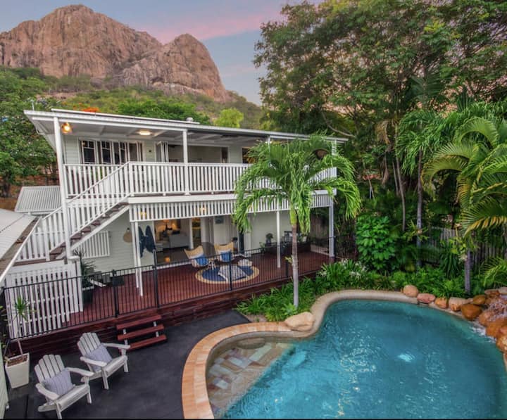 Stanley Retreat | 4br 3ba And Pool At Castle Hill - Townsville