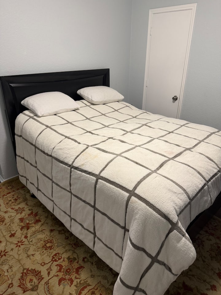 A Charming Three Bedroom Home - Arlington, TX