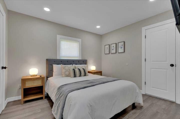 Large Fenced Yard | Montrose Meadow Haven S#42078 - 뉴어크