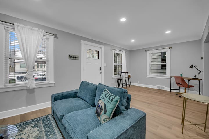 Cozy Home Near Ferndale, Royal Oak & Detroit! - Royal Oak, MI