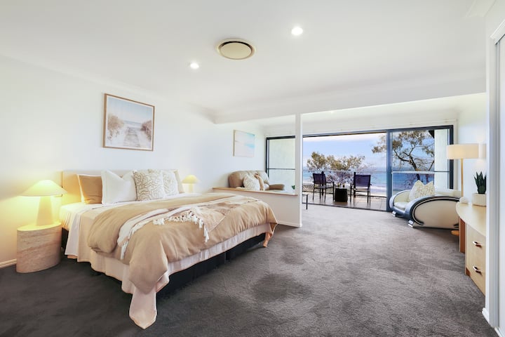 Ocean Fairways Getaway - Beachfront Townhouse - Bundaberg Central