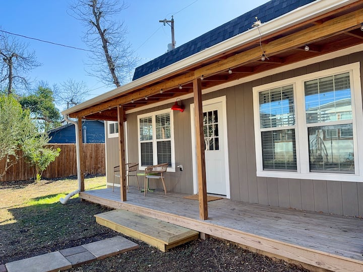 Cute Barn Guesthouse - Minutes From Downtown - San Antonio