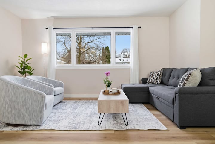 Work-friendly Space | Modern 4br Retreat S#42528 - Wayzata, MN