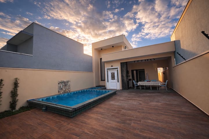 Casa Com Piscina Confortavel Para Até 6 Pessoas - Boituva