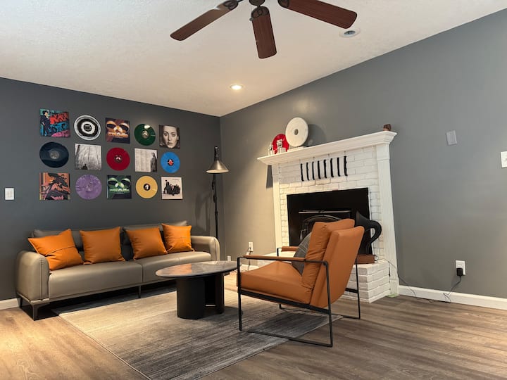 Lake Oswego Forest Retreat | 3br/2ba | Private - Wilsonville, OR