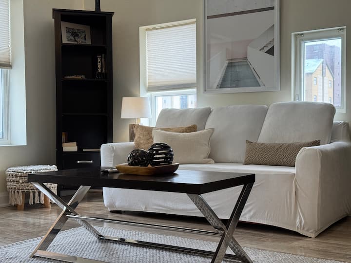 Front Street Suite - St. Catharines