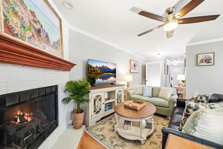 Modern 3br Home In Johnson City With Fenced Yard - Johnson City, TN