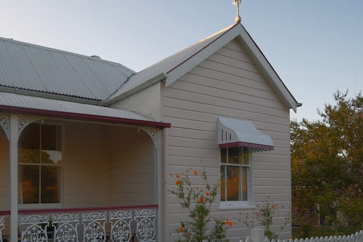Victoria’s Cottage | Renovated Heritage Charm - Ipswich, Australia