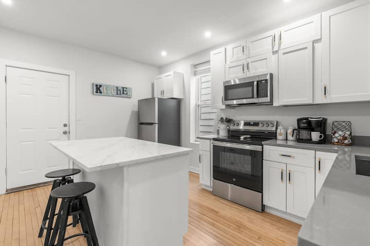 Chicago Haven Simple Comfort With A Touch Of Style - Fuller Park - Chicago