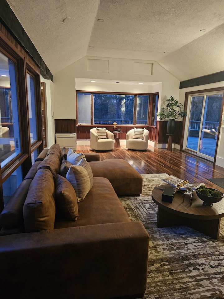 Uniquely Designed Home - Franklin, MA