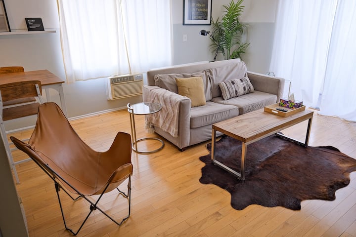 Modern 1 Bdr Apartment In Hollywood With Parking - Beverly Hills, CA