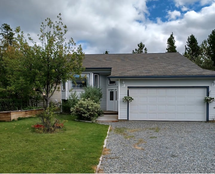 Entire Home Near Canada Games Center - Whitehorse
