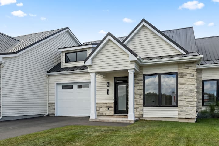 The Coastal Nest | Modern, Bright & Beach-close - Shediac