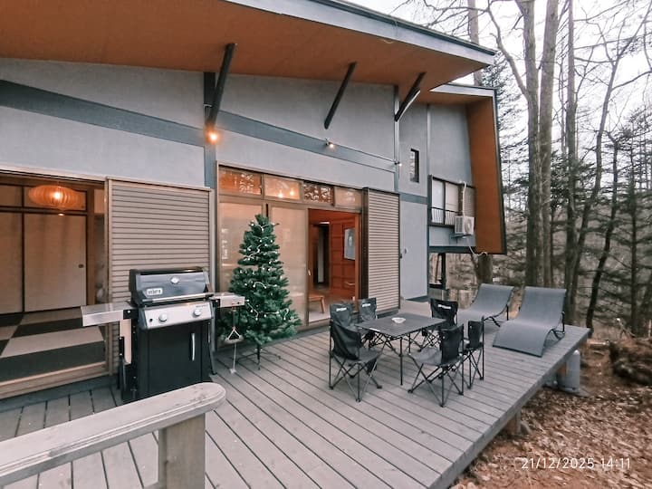 【Hill Top Villa】木々の緑に包まれる高台の一軒家 - Gunma