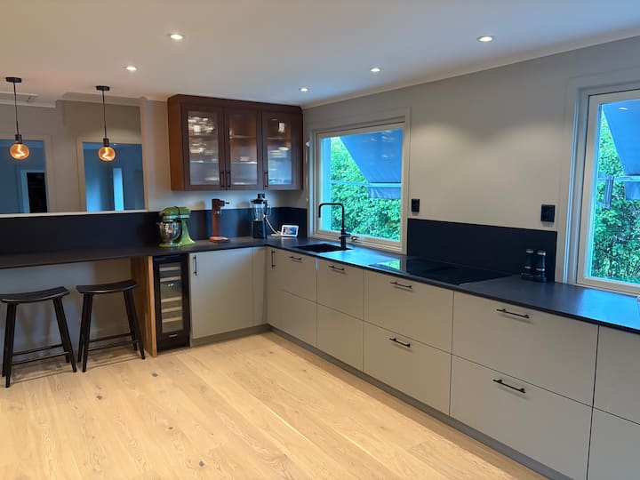 Rum I Villa Uthyres. 1-2 Bäddar/ Rum. (5-7 Pers) - Uppsala