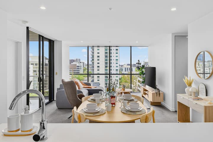 Milton Luxe 2br | Sleeps 6 | Pool+parking Suncorp - Brisbane