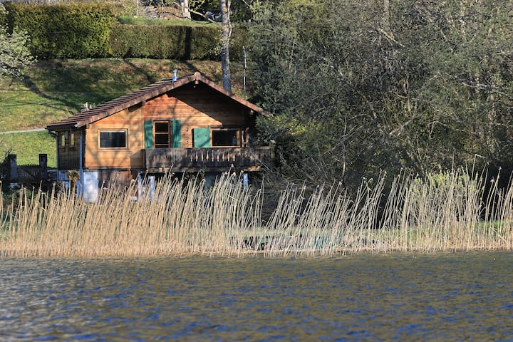 La Cabane Charmant Petit Chalet Au Bord De L'eau. - Malbuisson