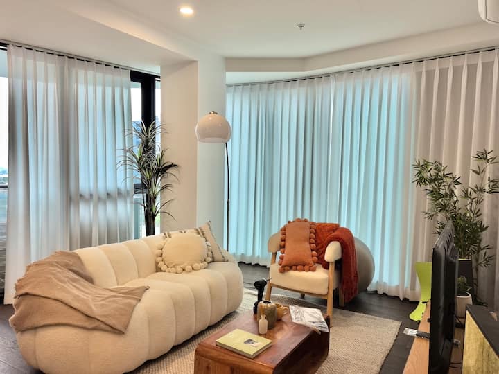 2 Bed Great View Luxury Apartment In Box Hill - Whitehorse City