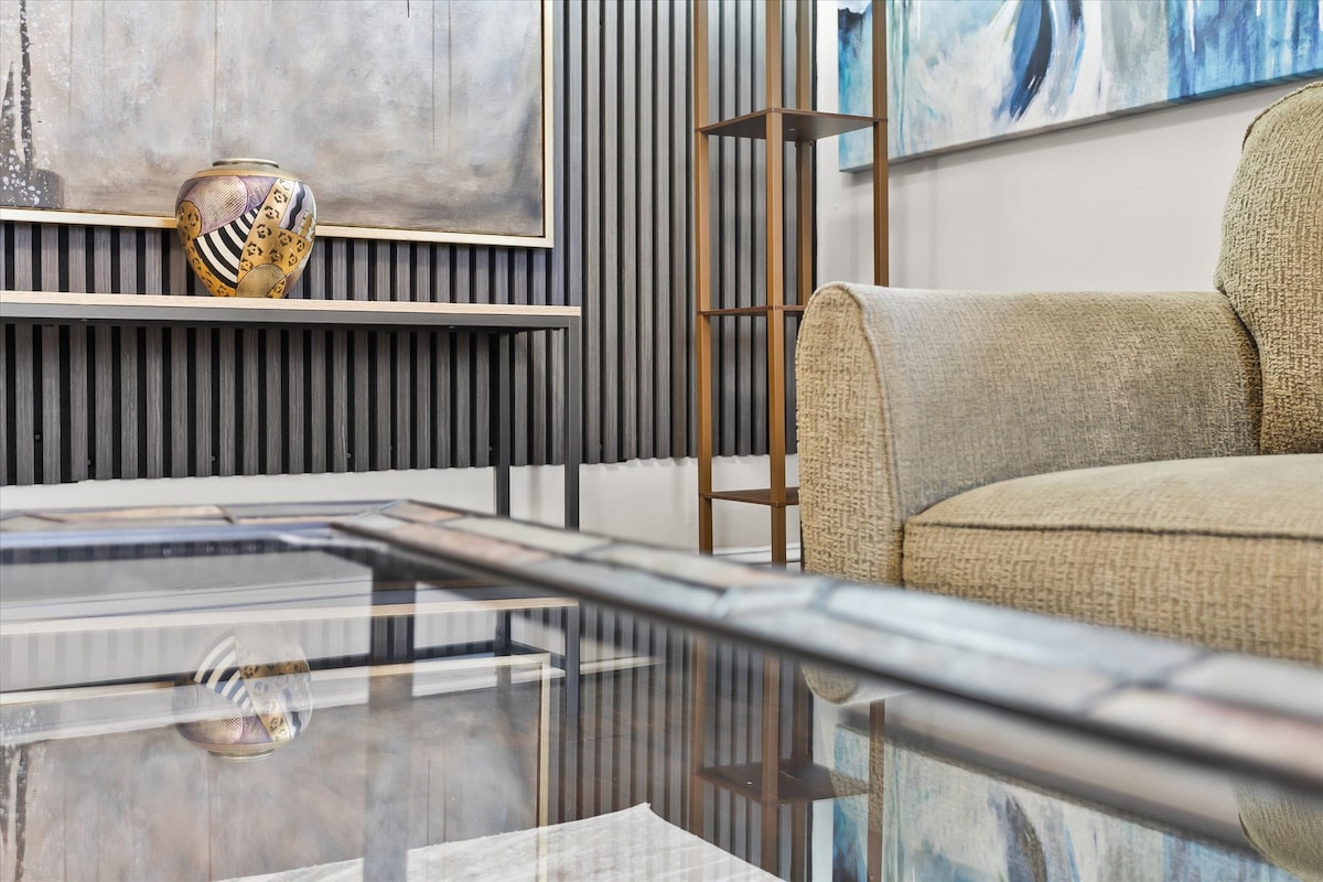 Elegante 3BR con jacuzzi cerca del estadio, Dtwn y aeropuerto - Casas ...