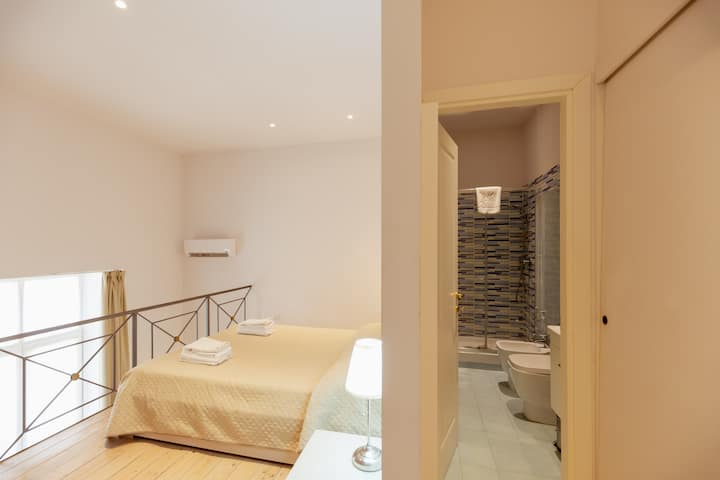Palazzo D'auria 4 Deluxe Apartment 4 - Neapel