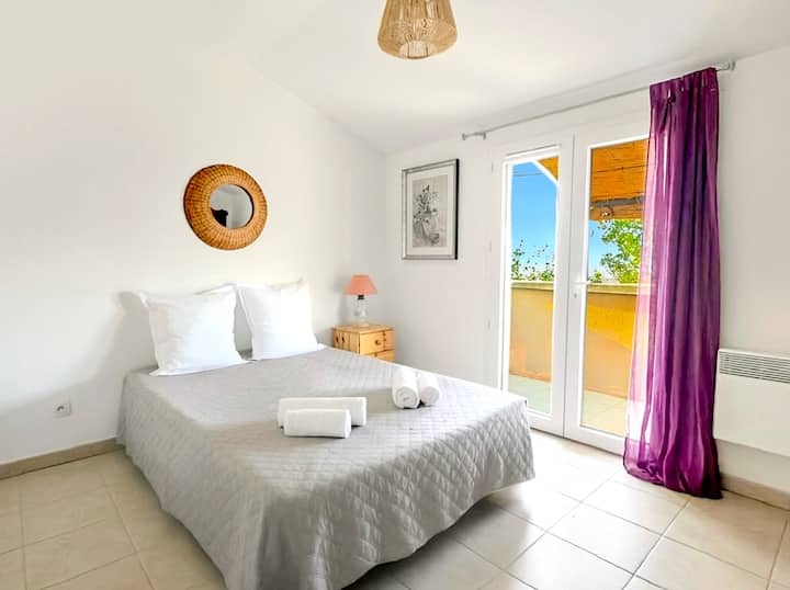 Charmant T2 - Piscine, Parking & Terrasse - Cogolin