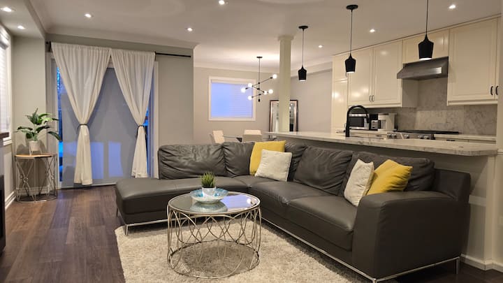 Modern 4br House W/ Finished Basement & 3.5 Baths - Vaughan