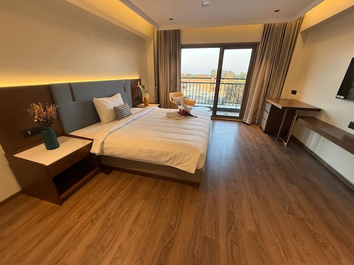 Hotel Stoneleaf Suite Room - Aurangabad