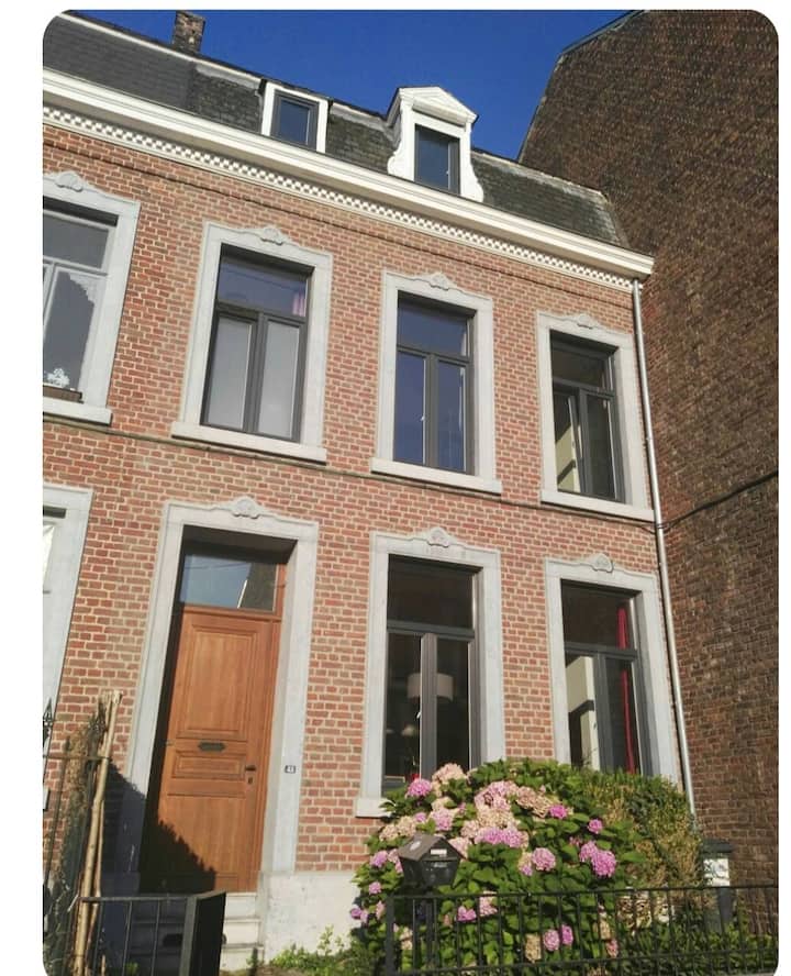 Chambre Chez L'habitant Proche De Tout - Hoei