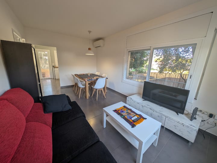 Casa Adossada - Ideal Per A Famílies - Amer