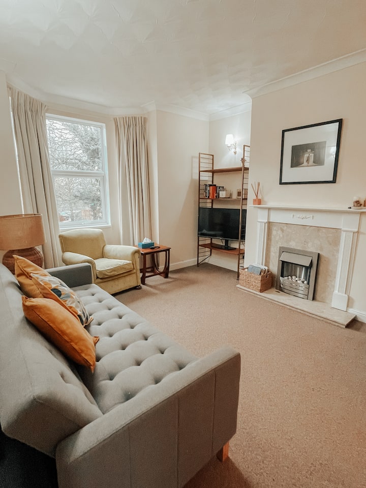 Bright 2-bed Flat In Huntingdon Town Centre - Grafham Water