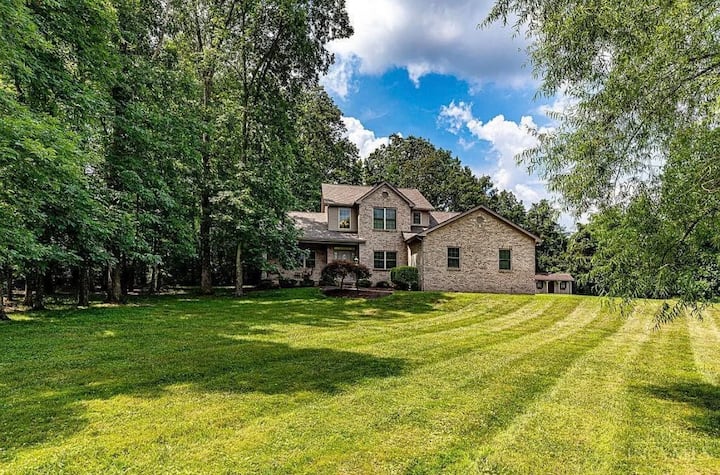 3,500 Sq. Ft. Oxford Miami Family Retreat - Miami University, Oxford