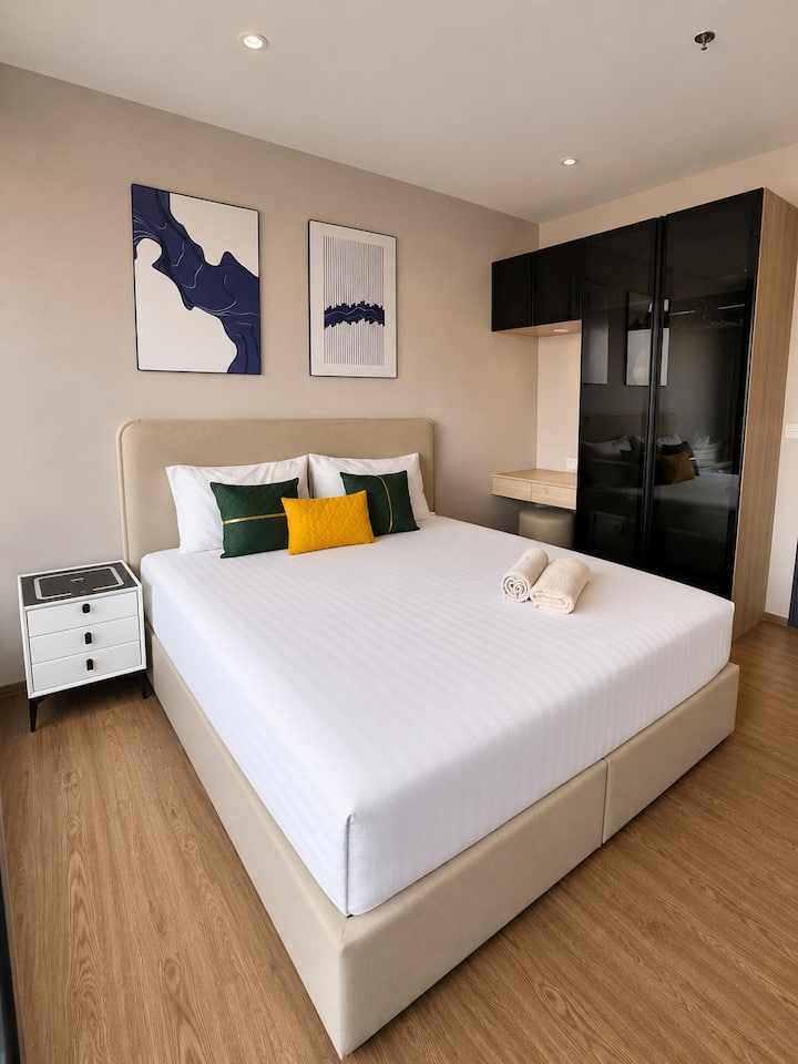 Spacious Luxe Room With Panoramic Pool - Pattaya City