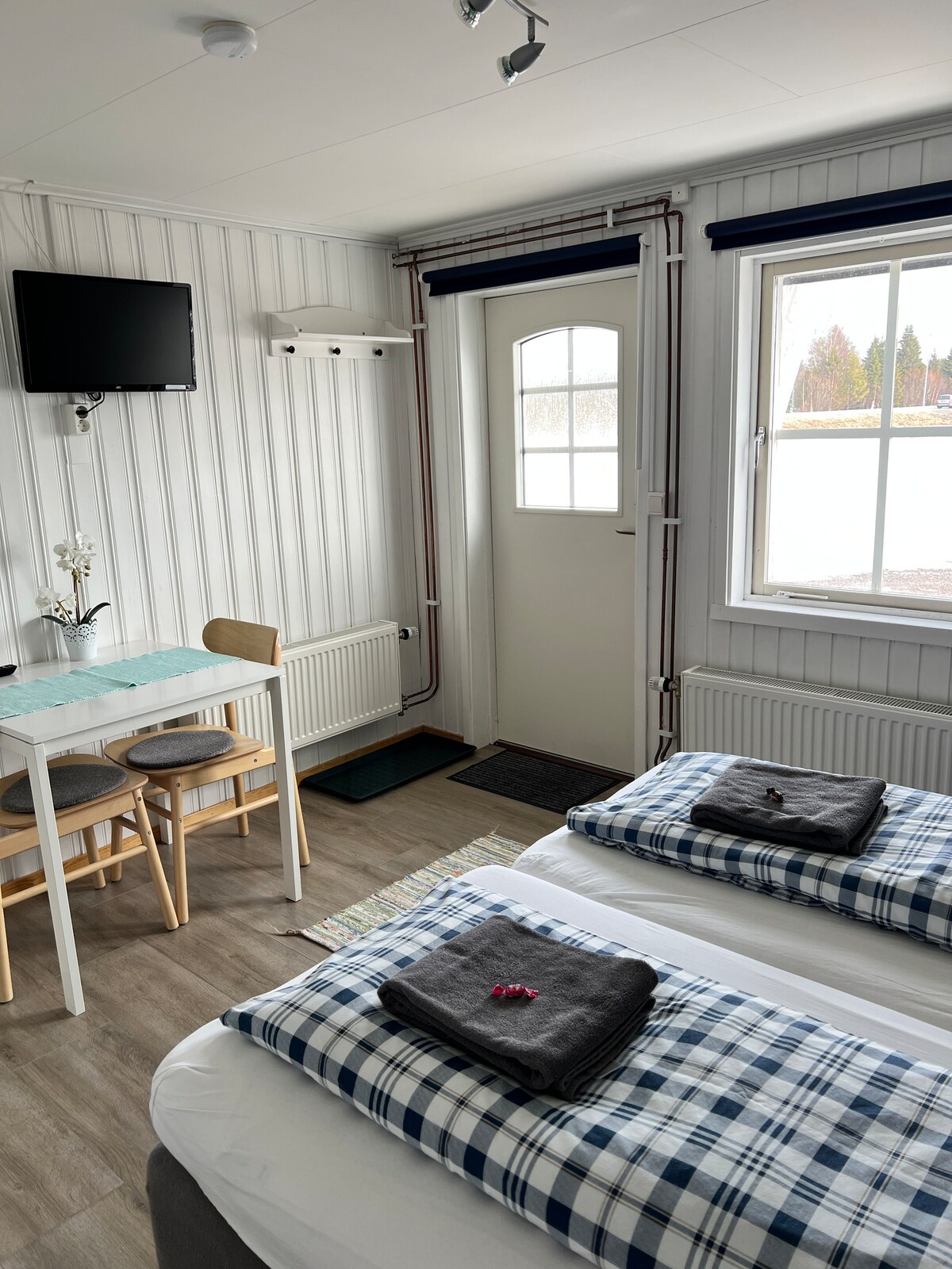 Habitación doble sin baño privado - Hoteles en alquiler en Sangis ...