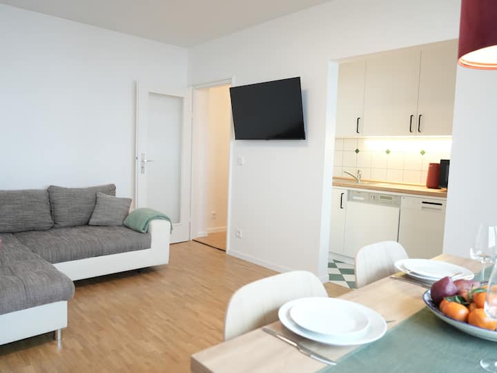 Vibrant Maxvorstadt | 5min To Hbf | Courtyard View - München