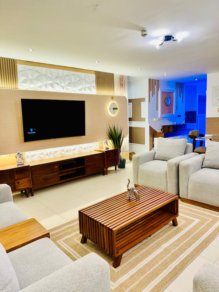 Skyview Luxe Residence – City & Ocean Views - Dar es Salaam