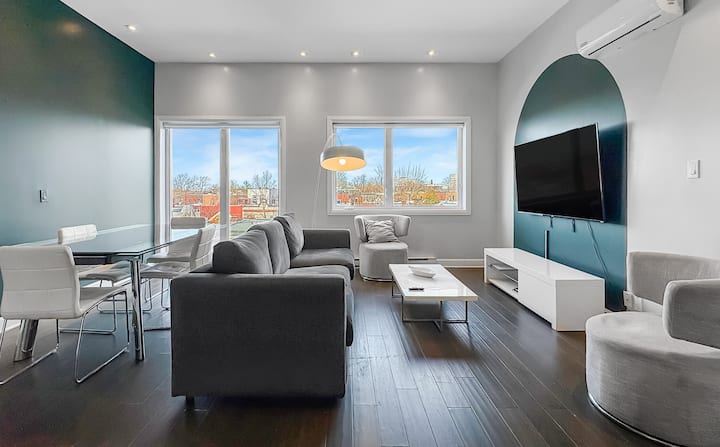 Deluxe Penthouse With Private Hot Tub - Montreal