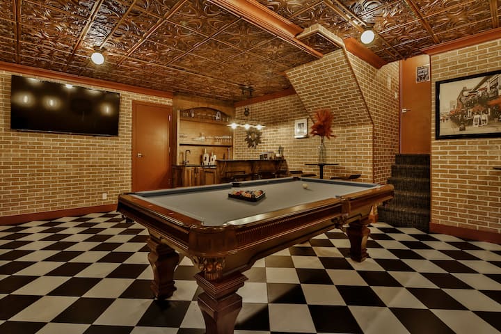 3 Floors Hidden Gem With Private Speakeasy Lounge - Montréal