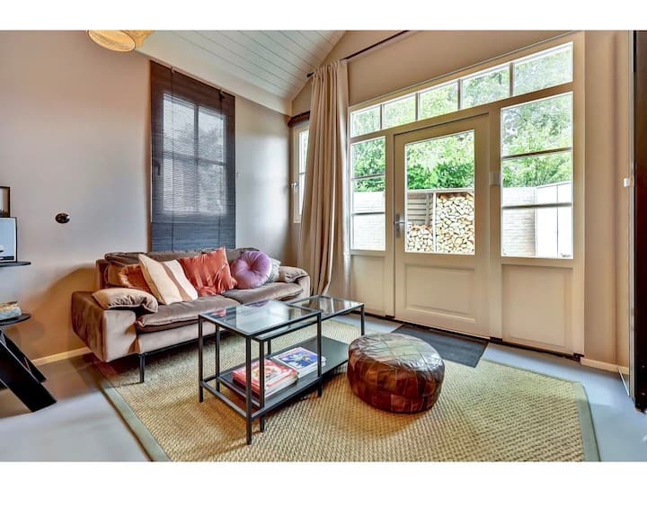 Hedeltjelief - 4p - 's-Hertogenbosch