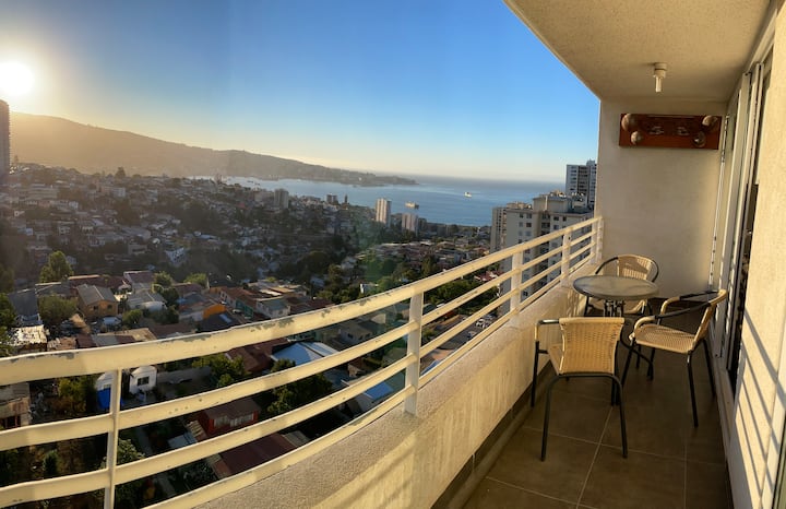 Vista Panorámica A Valparaíso Piscina Y Playa - Valparaíso