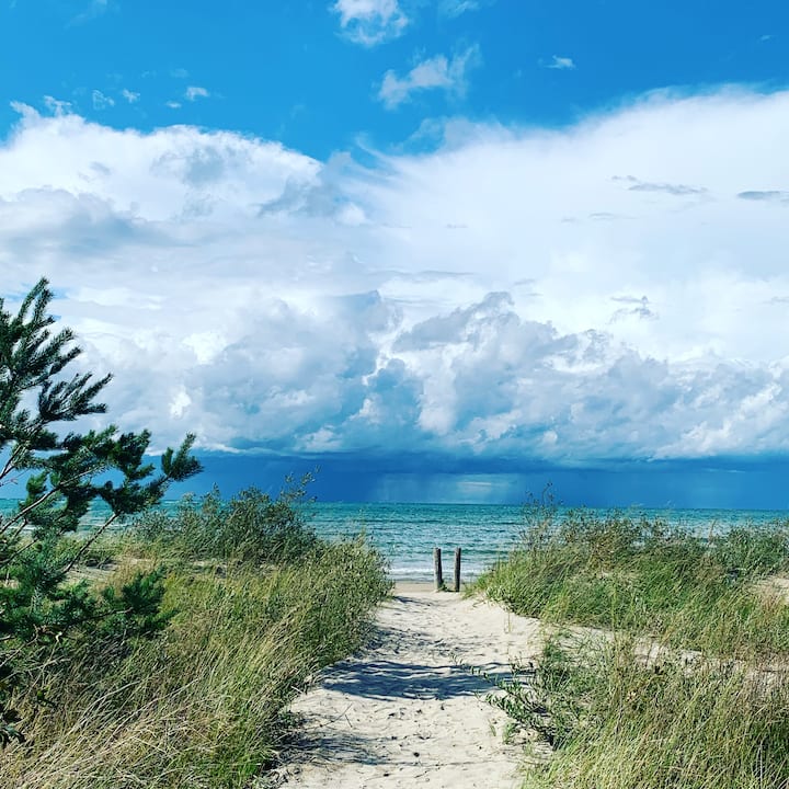 Two Bedroom Guest Suite Close To The Beach - Port Elgin