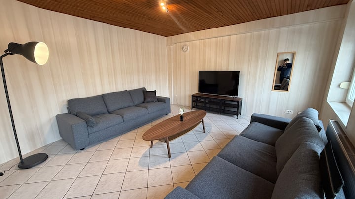 Appartement Spacieux Pour Déplacements Régionaux - Perl