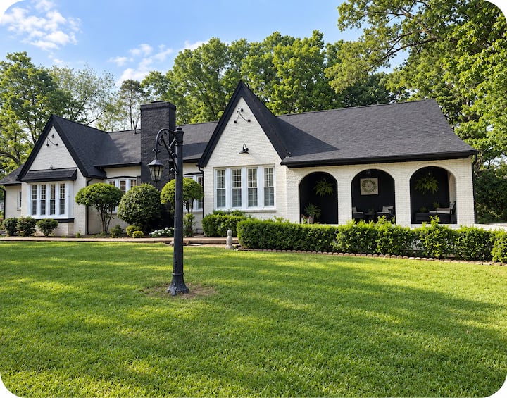 Magnolia Terrace Luxury Near Graceland | Sleeps 15 - Memphis, TN
