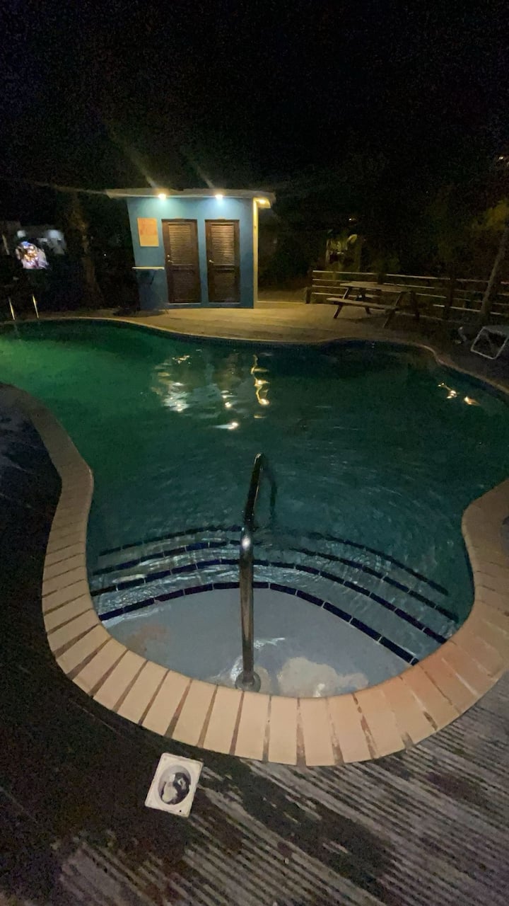 Modern 2-bedroom Apartment With Pool | Willemstad - Curaçao